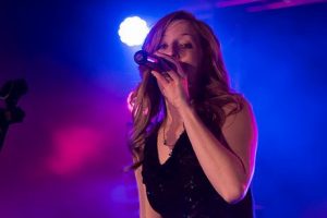 Upside Down - Top-40 Band for corporate events - Productions Top Note